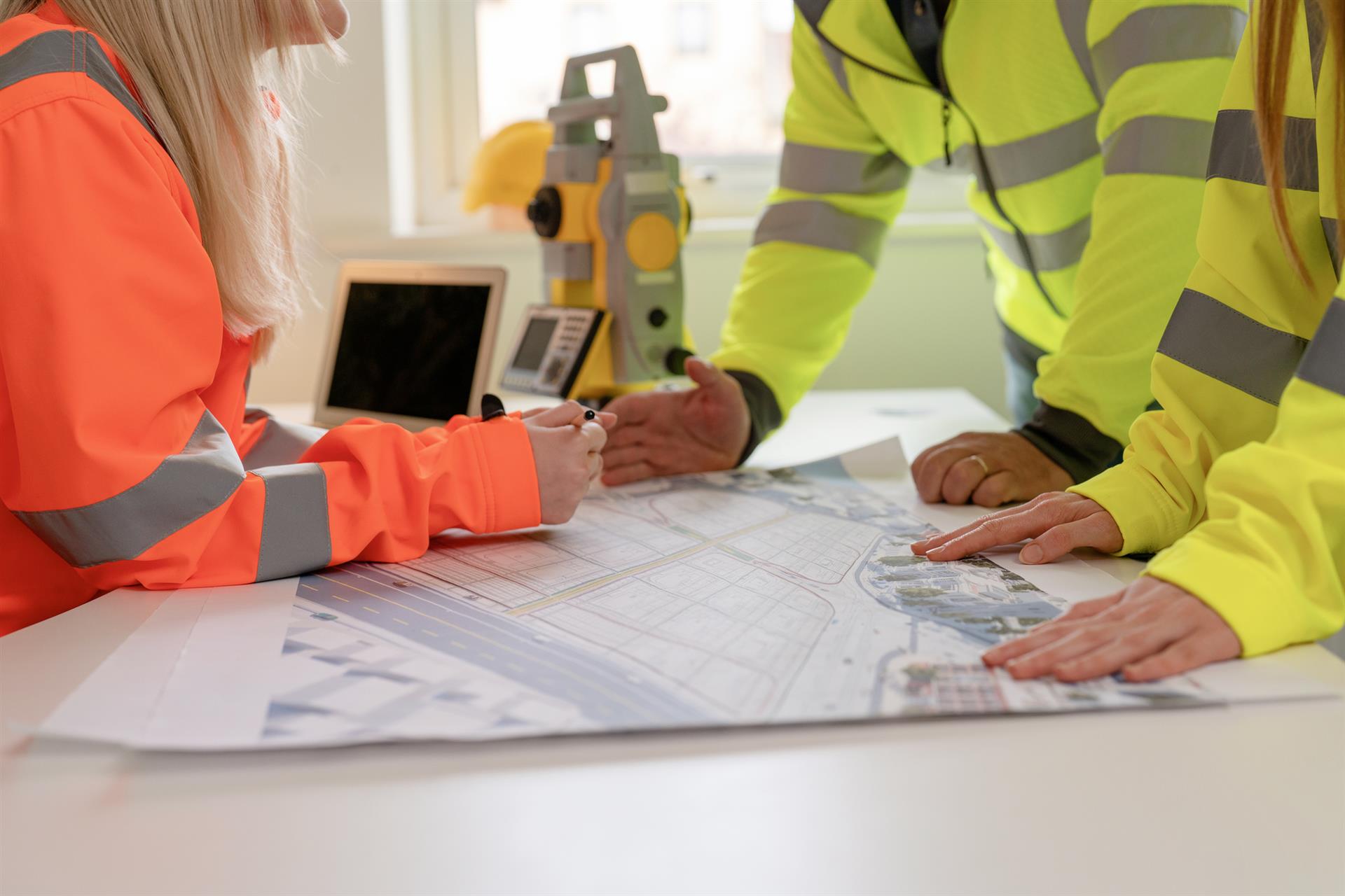 Decus | Construction